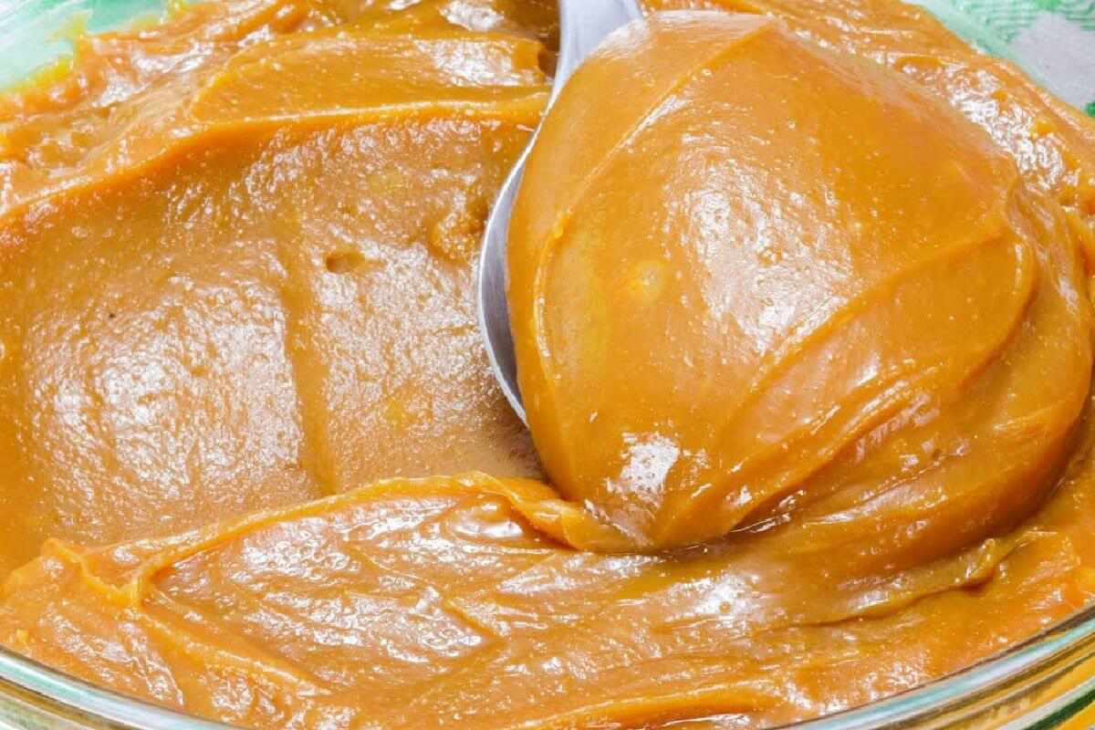 Doce de leite cremoso feito em poucos minutos sem precisar de panela de ...