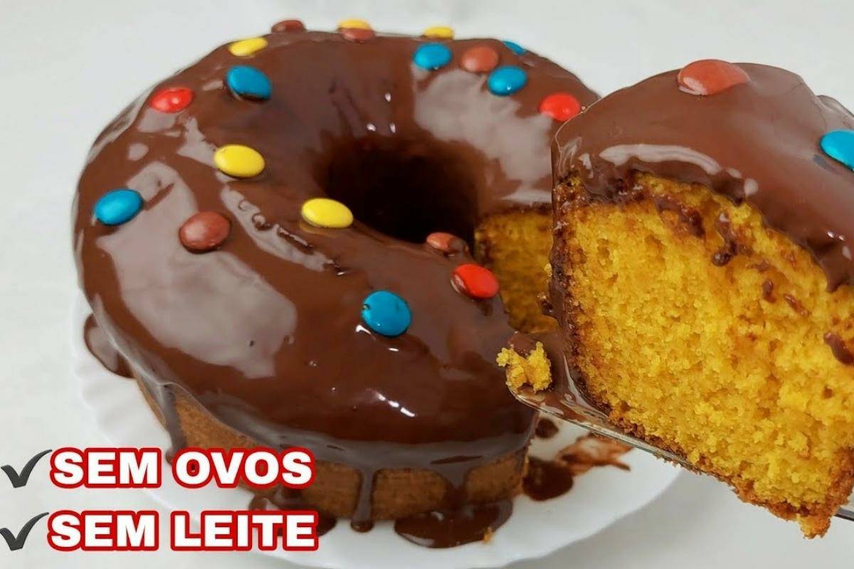 Bolo de cenoura sem ovos e também sem leite que todo vai pedir mais um ...