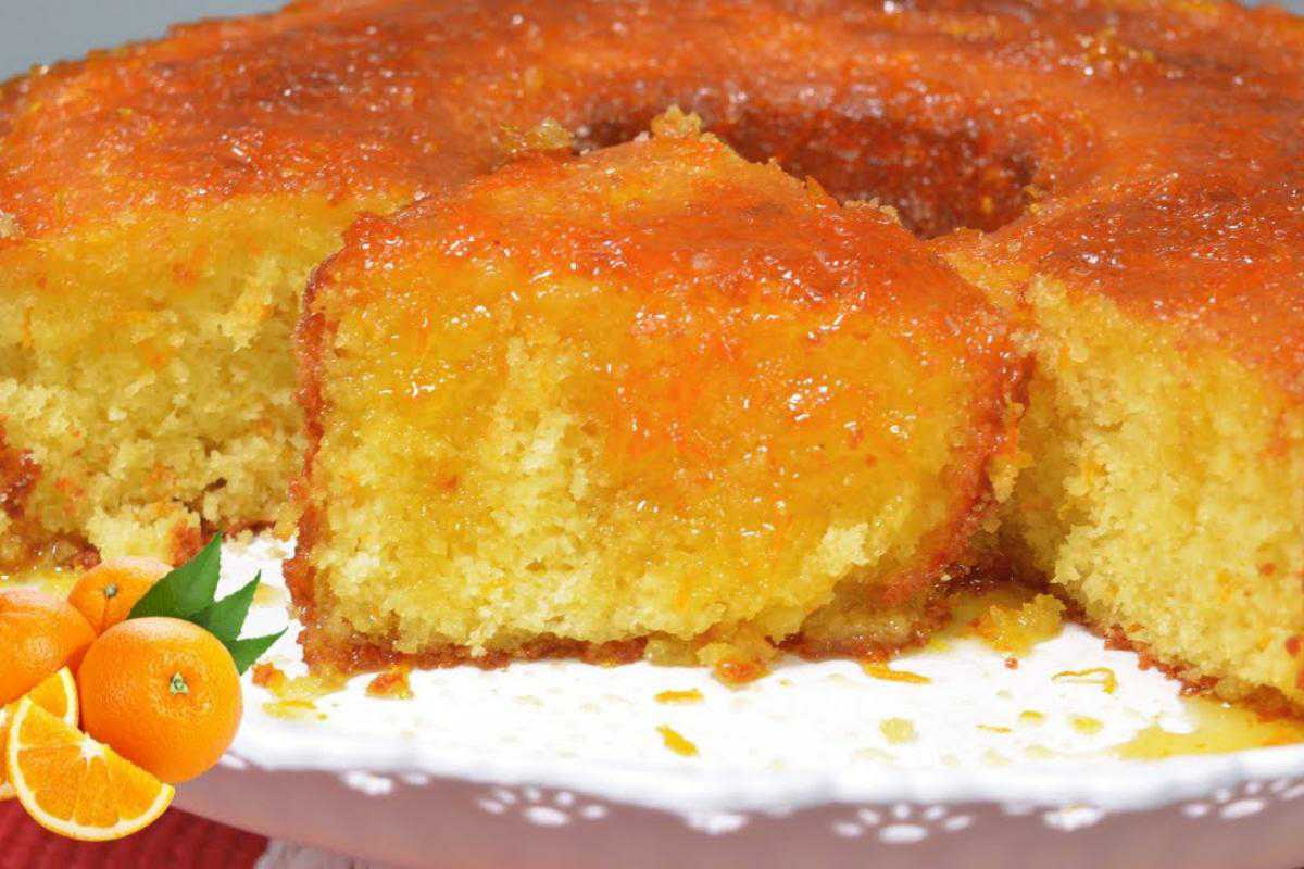Bolo de laranja com calda fica super molhadinho impossível comer um ...