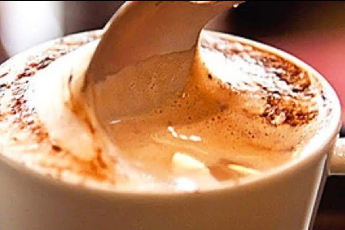 Cappuccino cremoso fácil de fazer usando apenas 2 ingredientes