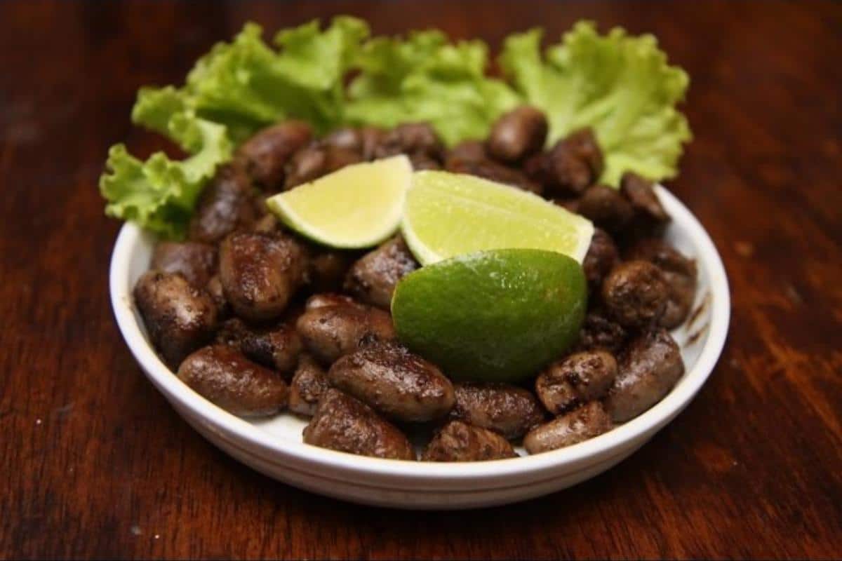 Coração de frango frito uma delícia para você servir como petisco em ...