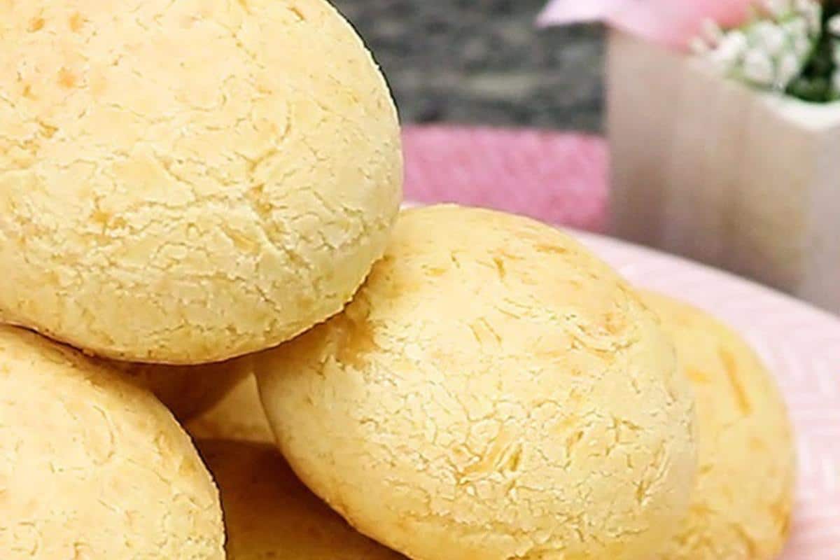 Pão de queijo da roça original de Minas que fica perfeito e fácil de fazer