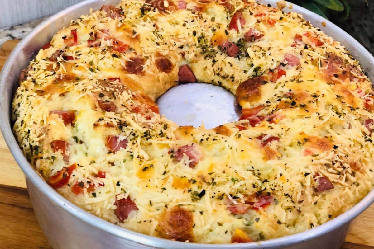Bolo salgado super saboroso que serve para o lanche ou substituir o jantar