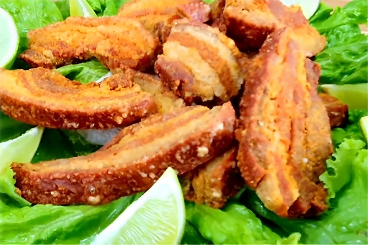 Os segredos do torresmo crocante e sequinho para servir com a feijoada