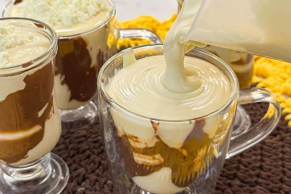 Aprendi uma receita de bebida quente cremosa que é incrível e deliciosa