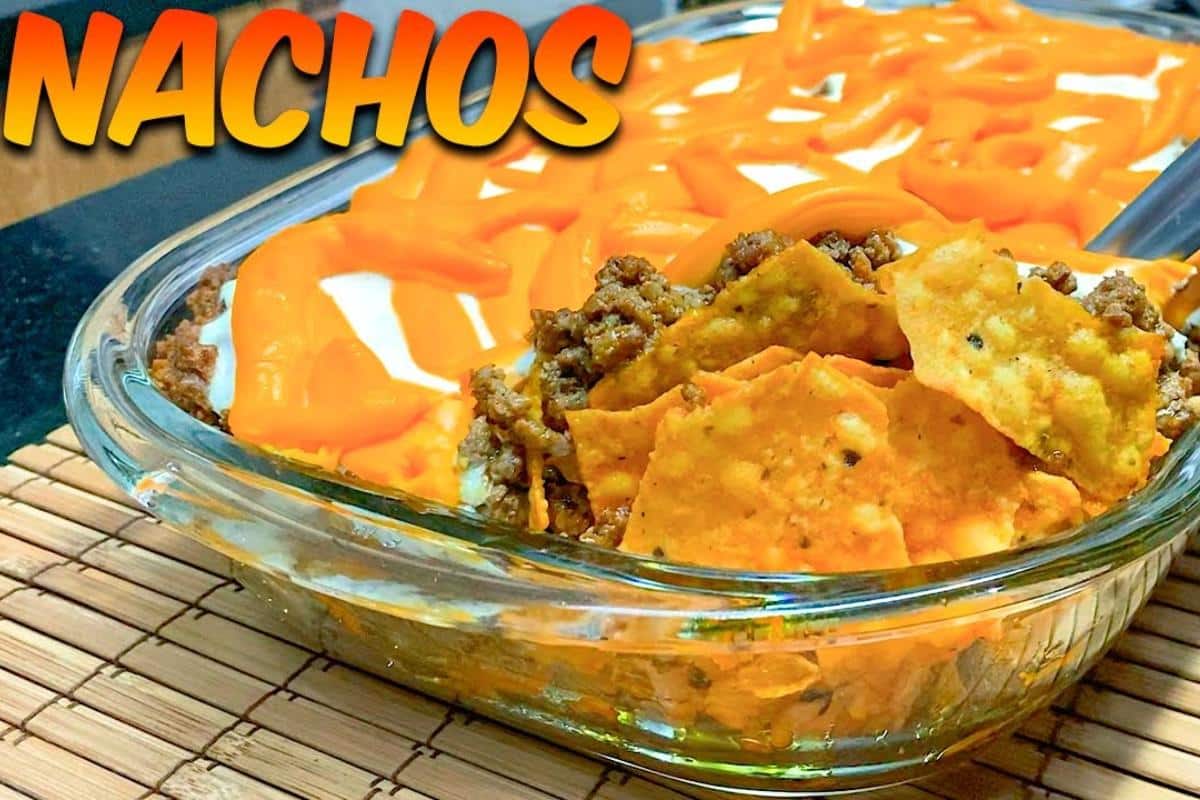 Receita de nachos que vai surpreender todo mundo que estiver na sua casa