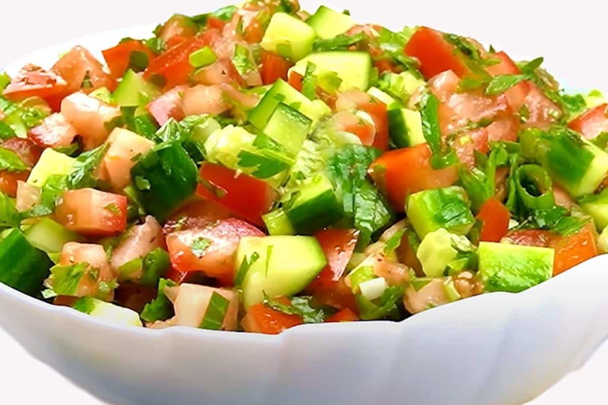 Essa salada italiana vai fazer muito sucesso quando você servir no dia ...