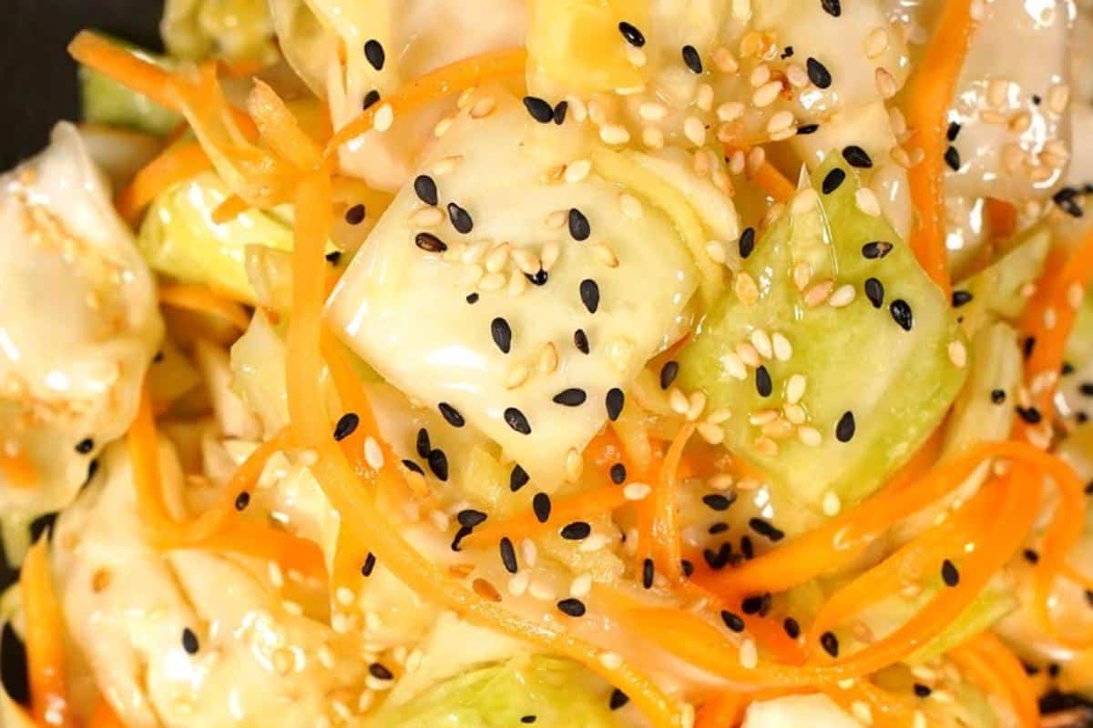 Essa salada oriental de repolho com cenoura virou minha salada ...