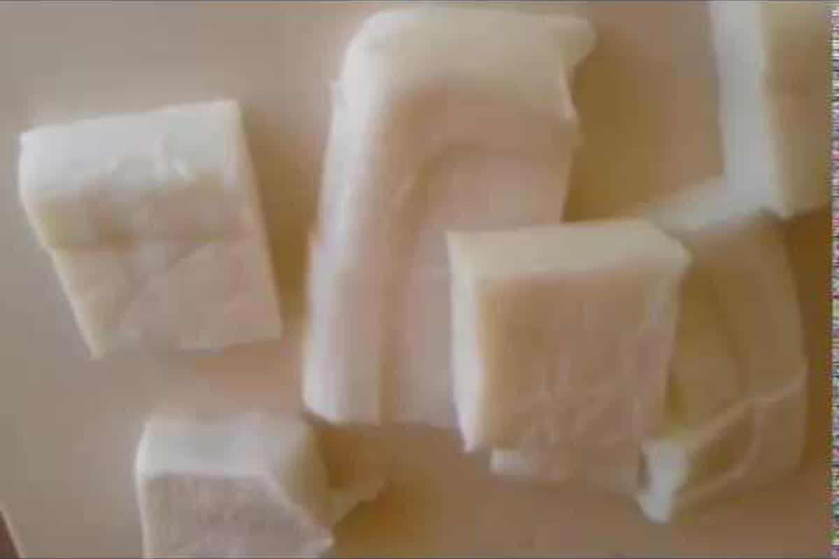 Sabão caseiro com 2 ingredientes: rende vários pedaços e fica super ...