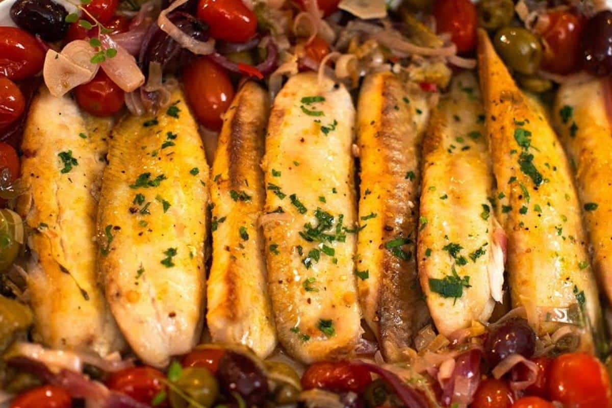 Peixe ao mediterrâneo: receita de restaurante mas fácil de fazer na sua ...