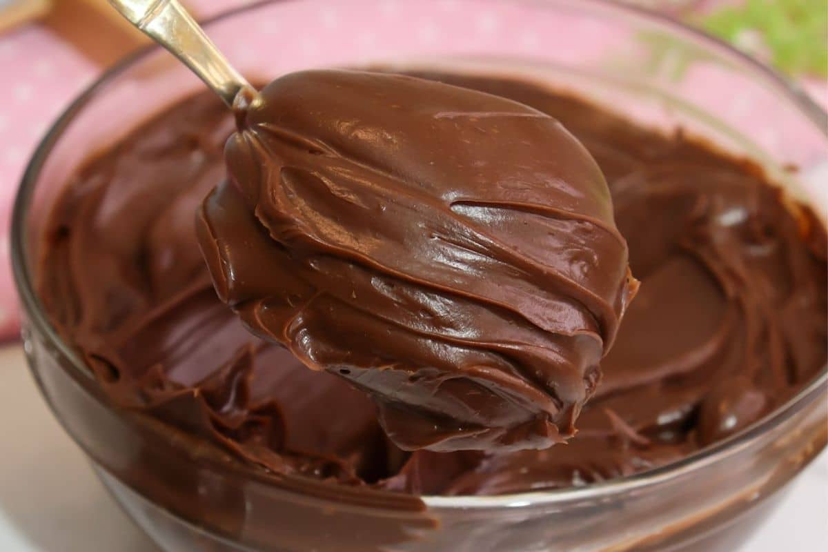 Recheio de chocolate estruturado: confeiteira dá todas as dicas para ...