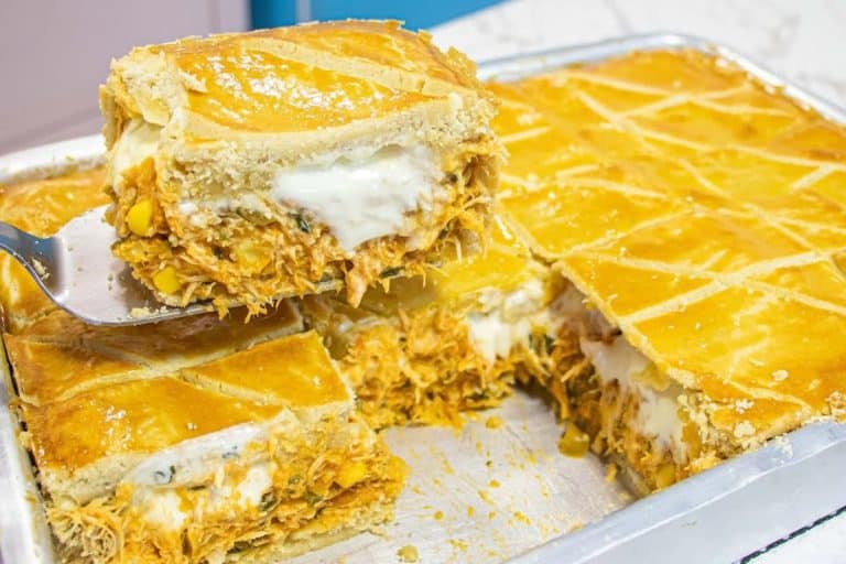 Empadão de frango com massa perfeita e recheio super cremoso