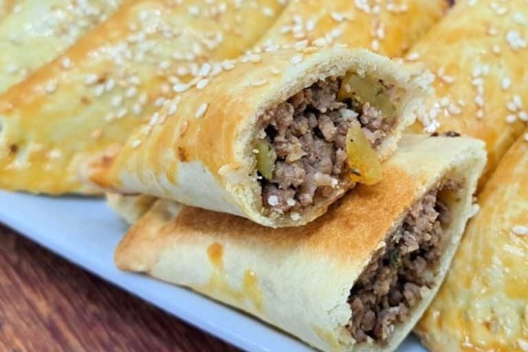 Como fazer pastel assado com uma massa fácil e deliciosa que desmancha ...