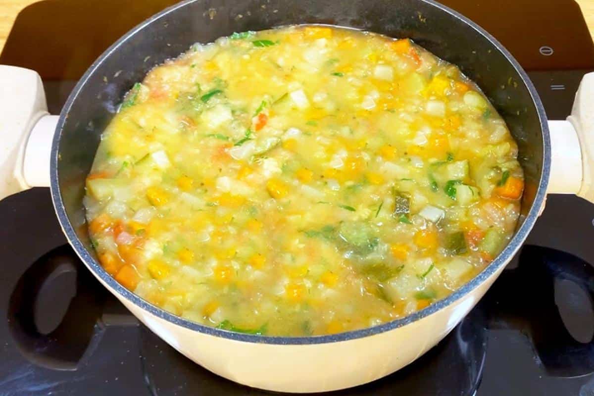 Receita de sopa emagrecedora para você comer à vontade na hora do ...