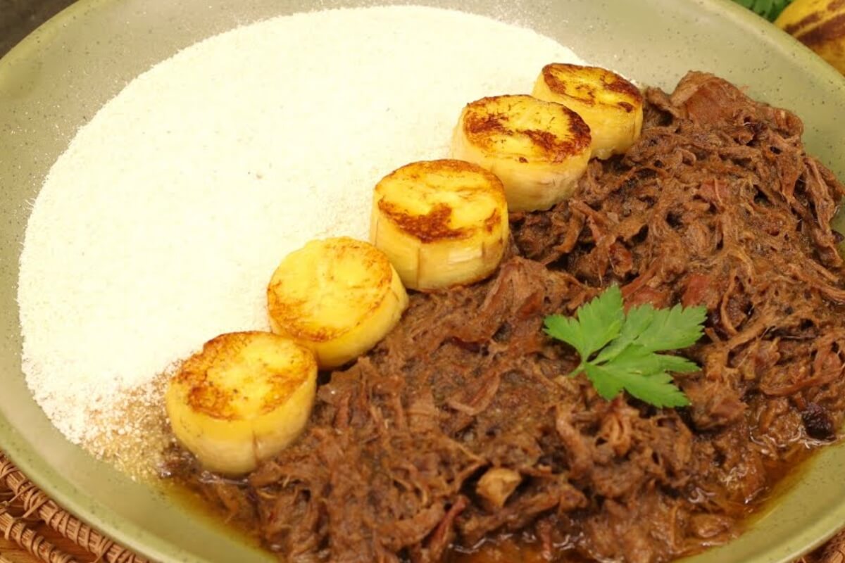 Barreado paranaense tradicional que é cheio de sabor e perfeito para ...