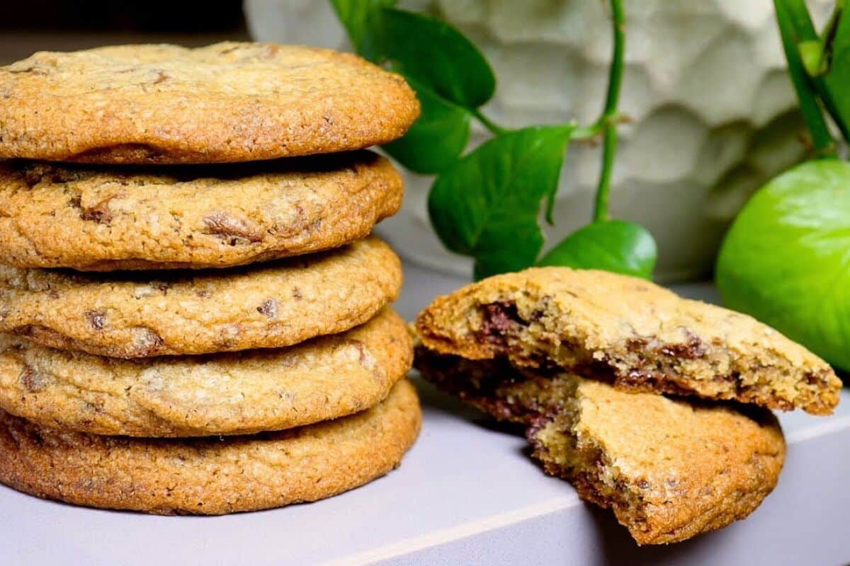 Cookies de chocolate caseiros que ficam desmanchando por dentro e ...