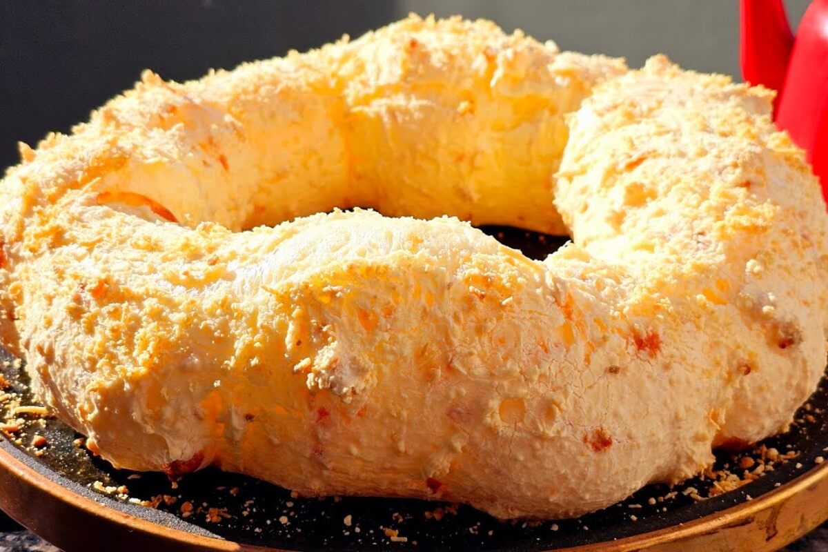 Rosca de polvilho que não murcha fácil de fazer e perfeita pro café ou ...