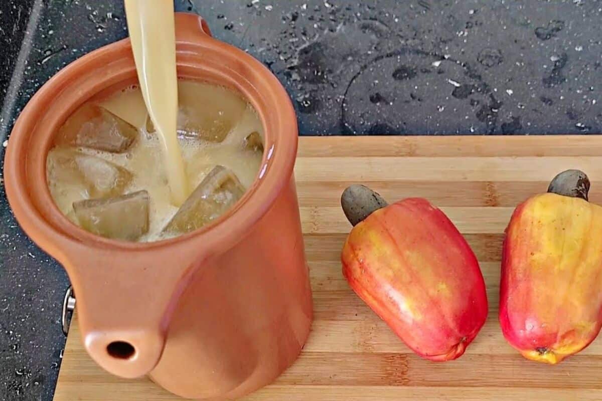 Suco de caju: veja como preparar com sabor natural, refrescante e sem ...
