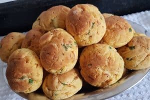 Broa de fubá temperada tradicional: receita caseira que fica saborosa ...
