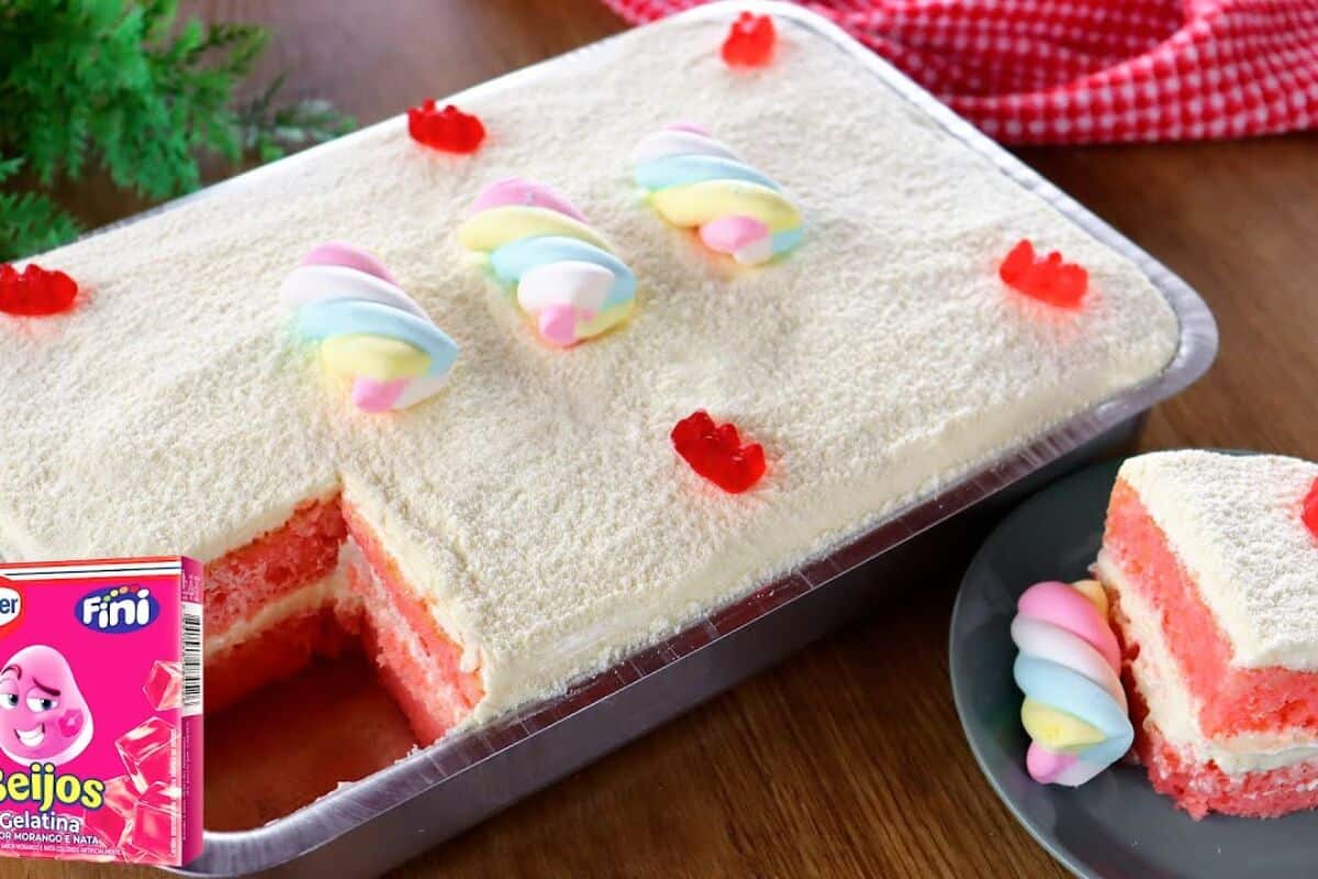 Bolo fini colorido e delicioso que faz sucesso entre as crianças e ...