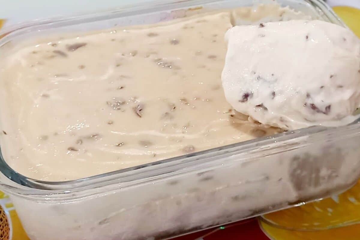 Sobremesa cremosa com 3 ingredientes pronta em minutos e igual sorvete