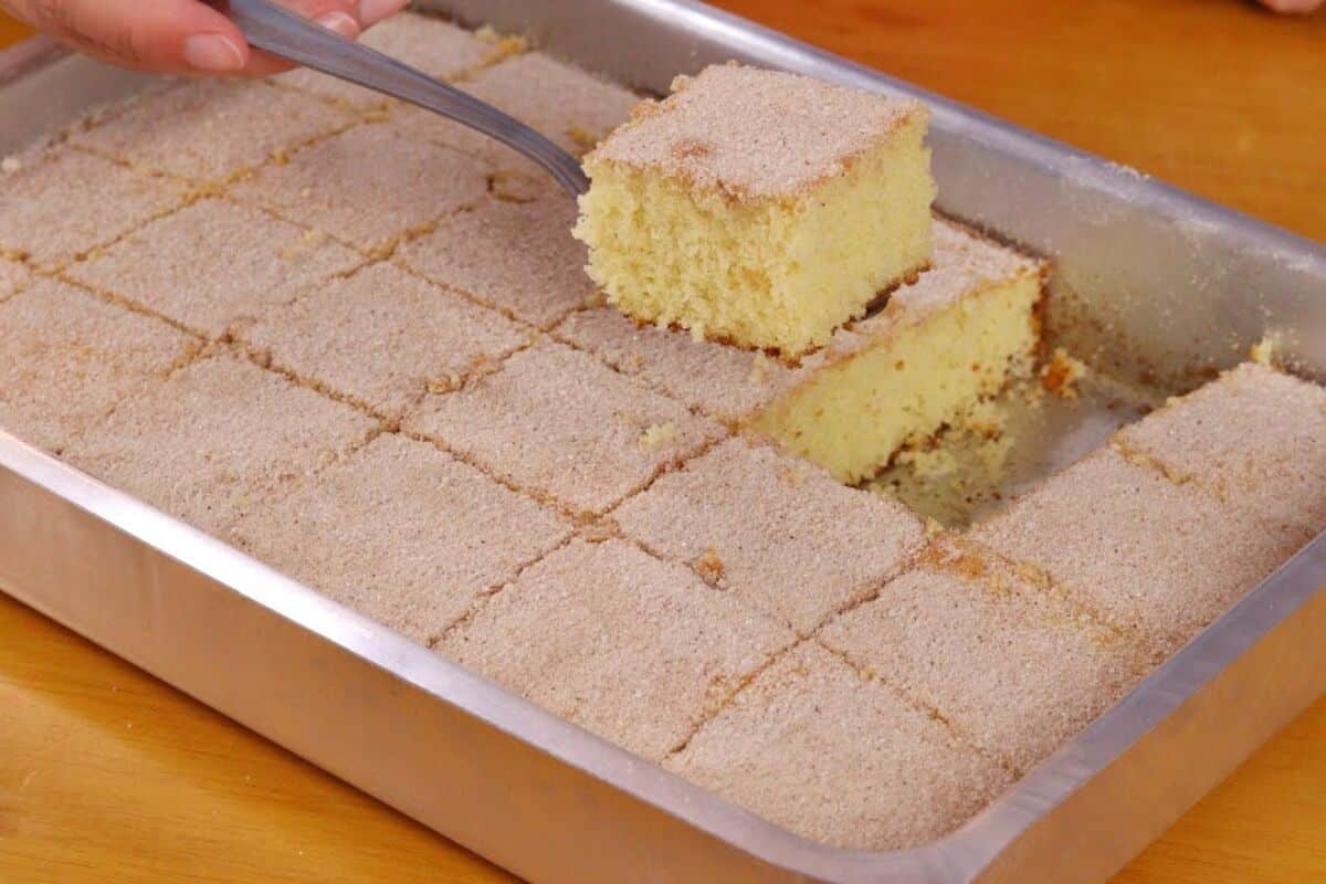 Bolo caseiro simples fofinho e fácil de fazer, receita ideal para o ...
