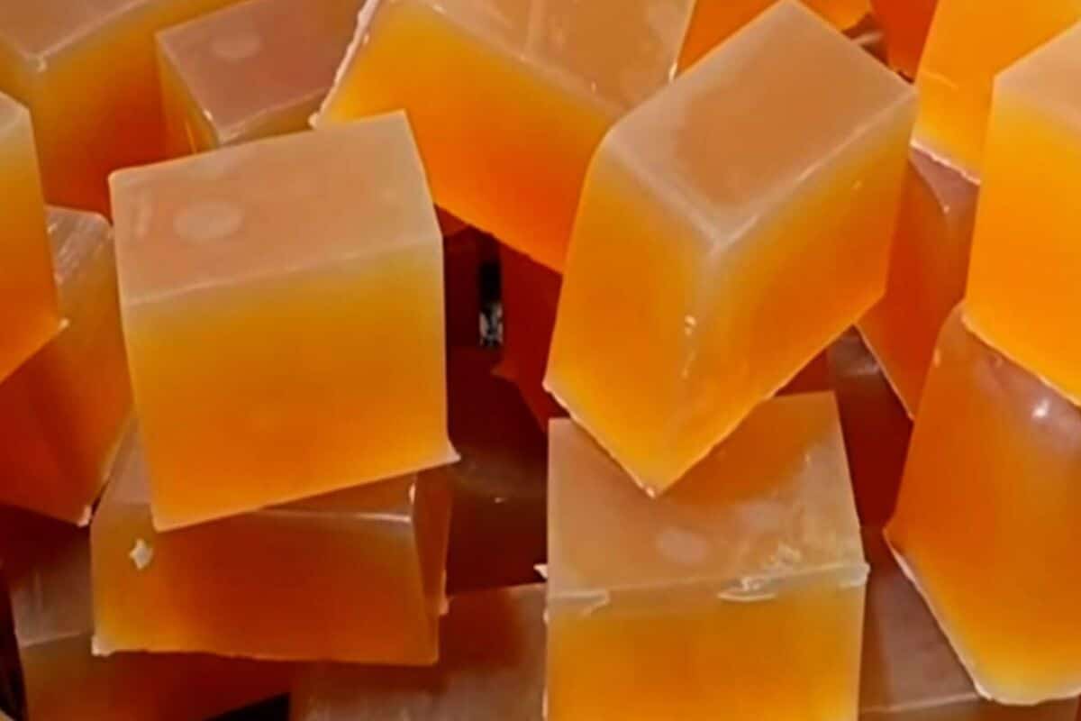 Sabão de álcool com óleo usado sem sebo pronto em minutos e que limpa ...