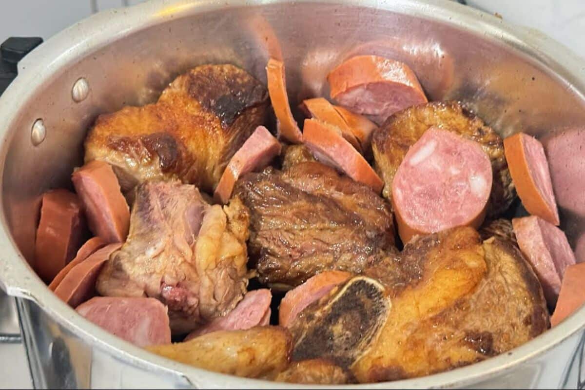 Costela assada na panela de pressão: costela assada com linguiça ...