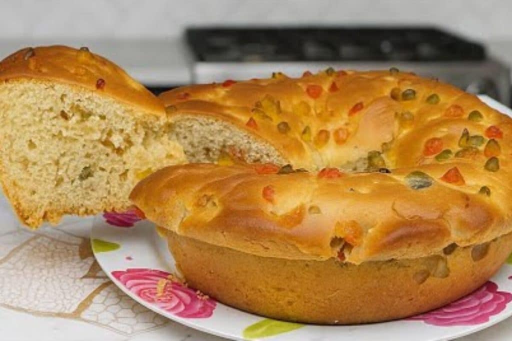 Panetone de travessa feito no liquidificador: sobremesa de Natal fácil ...