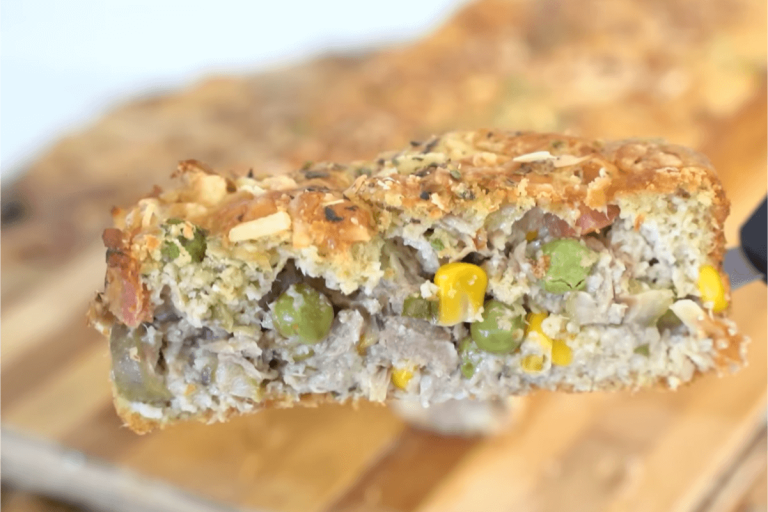 Torta salgada de atum saudável e prática para o seu lanche na ...