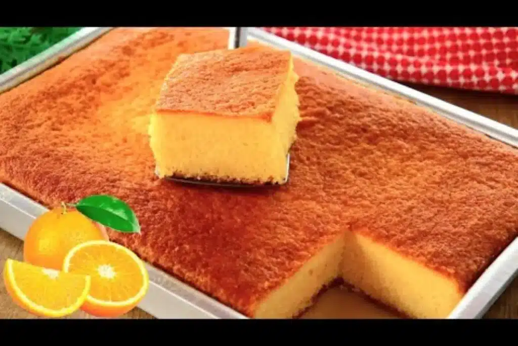 Bolo de laranja fofinho feito com a medida de cinco copos, para ...