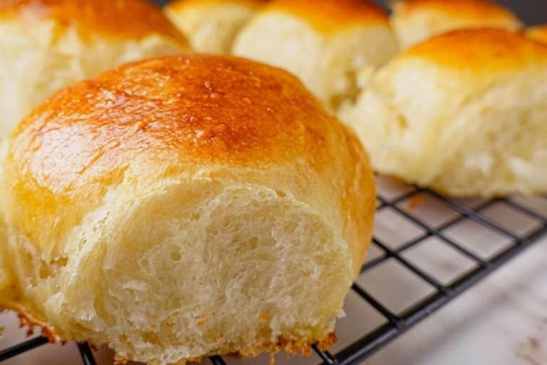 Pão de batata caseiro muito macio e fofinho, com um passo a passo ...
