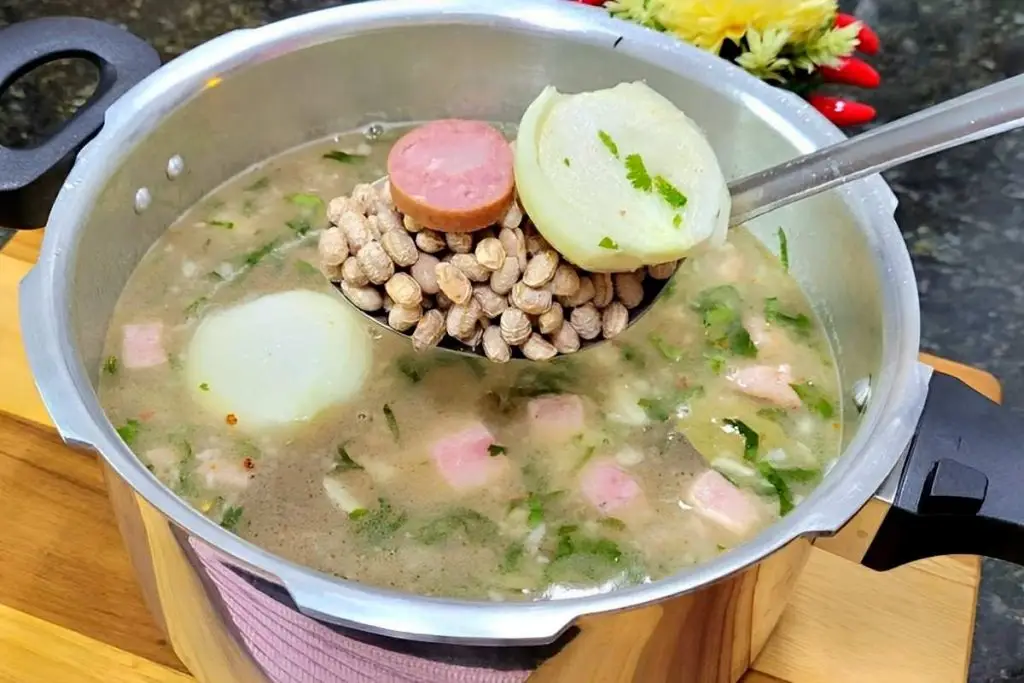 Como cozinhar feijão em 15 minutos e ele sair do fogo já temperado e ...